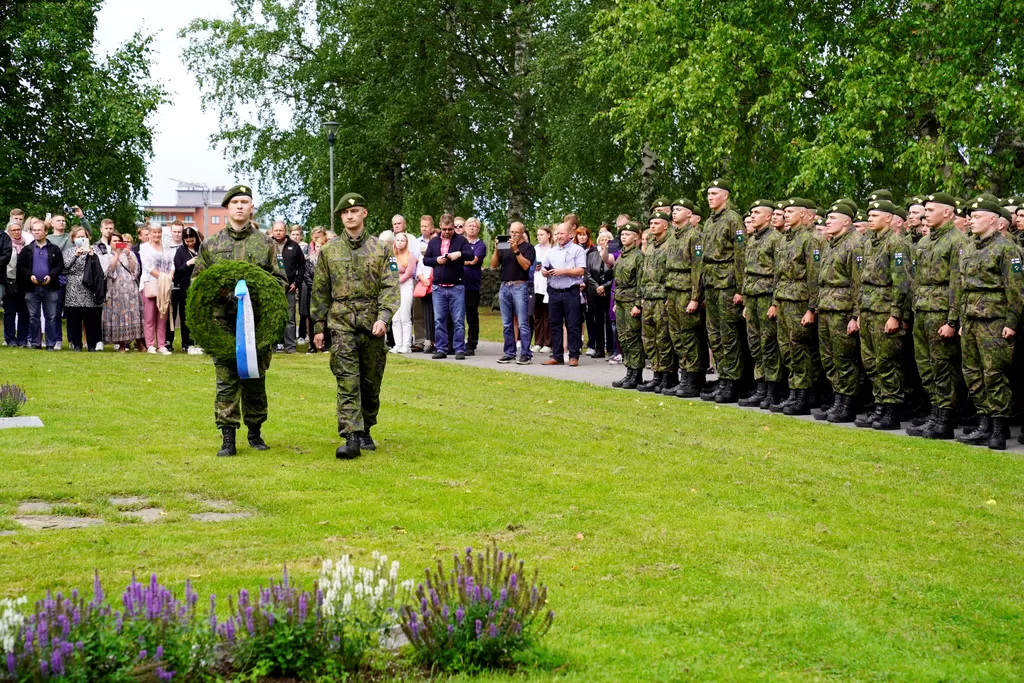 Rajajääkärikomppanian alokkaat vannoivat sotilasvalan Kiteellä | Koti ...